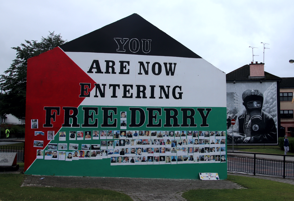 Derry Free Derry mural – Larry and June's Adventure